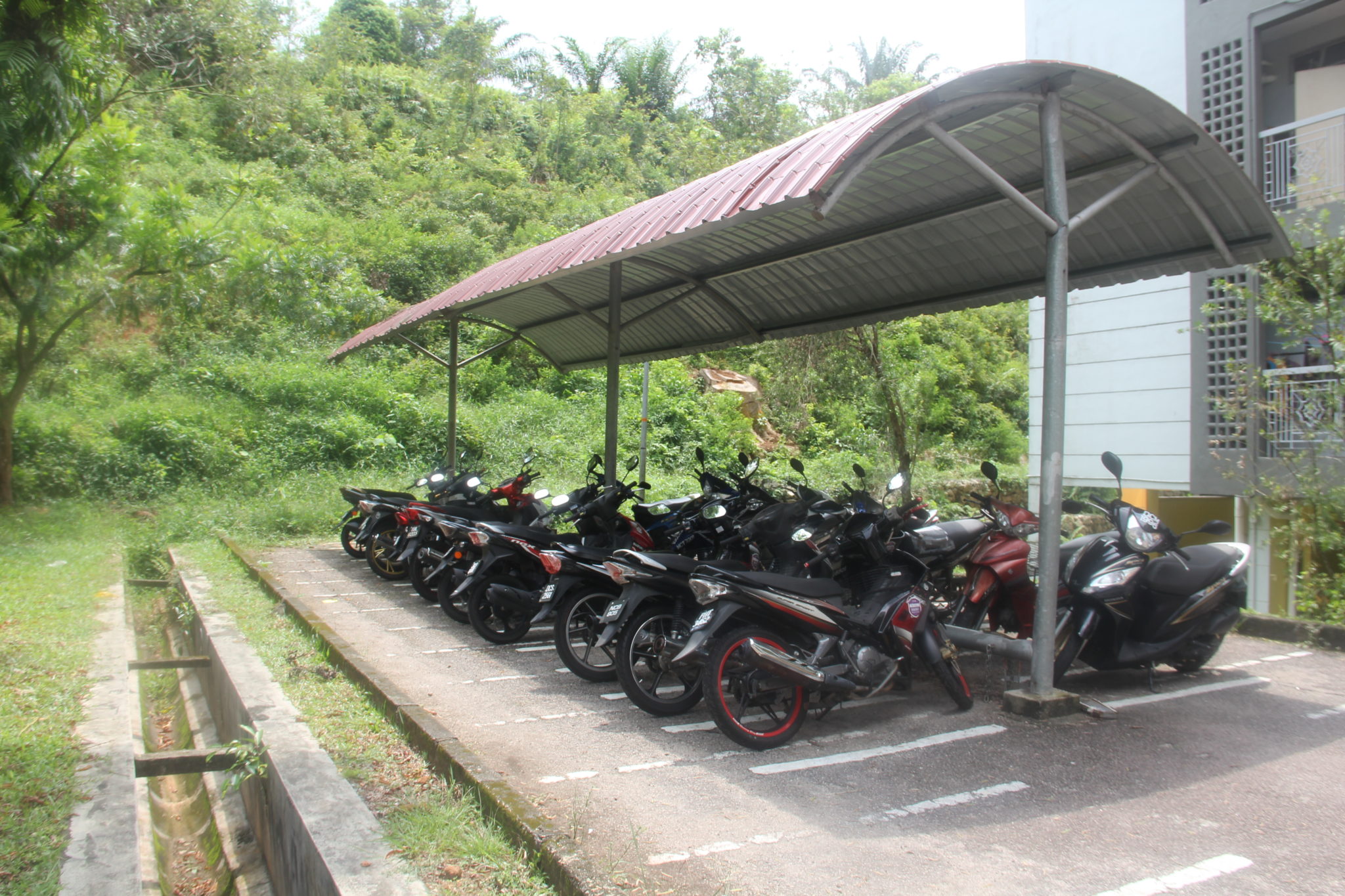Tempat Meletak Kenderaan | Kolej Perdana